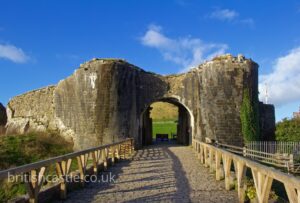Discover Corfe Castle in Dorset - British Castles