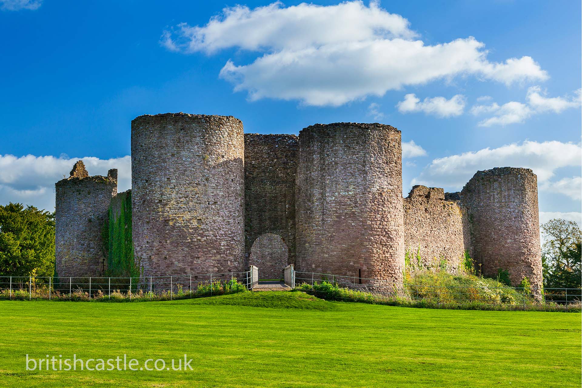 Discover White Castle, Monmouthshire - British Castles
